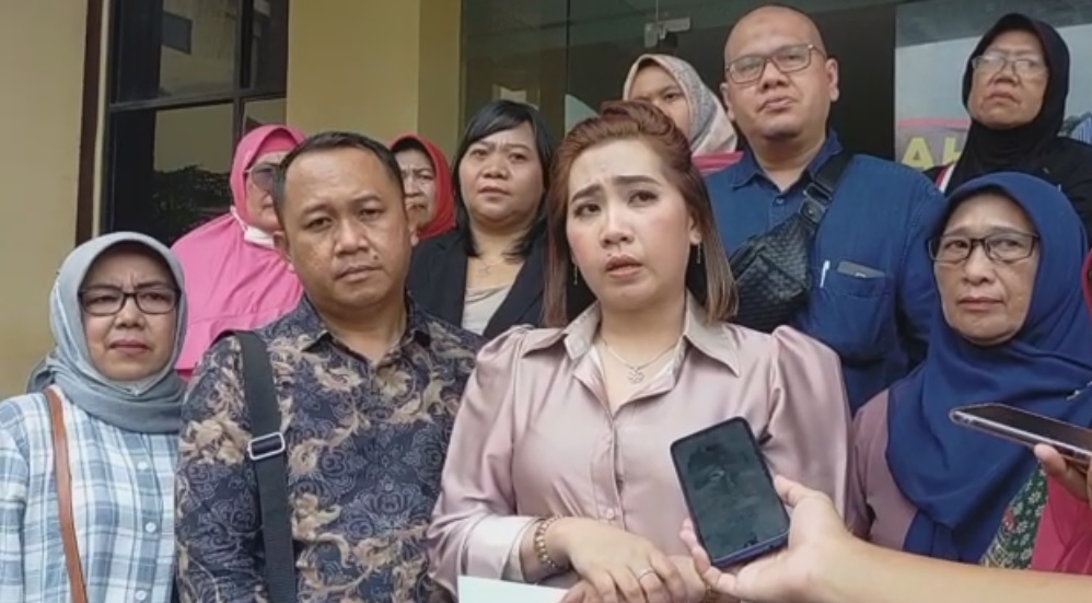 Pensiunan Guru Laporkan Betik Gawi Ke Polda Lampung - radartvnews | Portal Berita Lampung