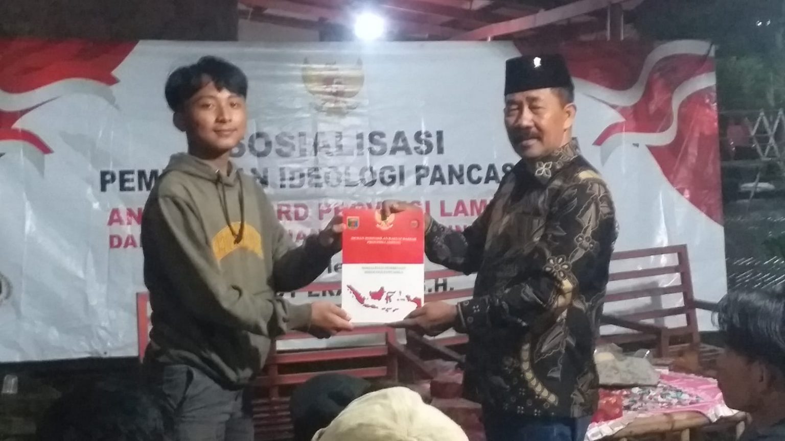 Ketut Erawan Tanamkan Pancasila Ke Warga Desa Sukaraja Tiga - radartvnews | Portal Berita Lampung