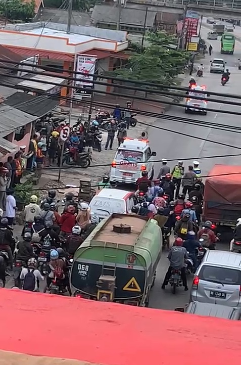 Tewas Terlindas Truk, Rumah Pemotor Ramai Pelayat - radartvnews | Portal Berita Lampung